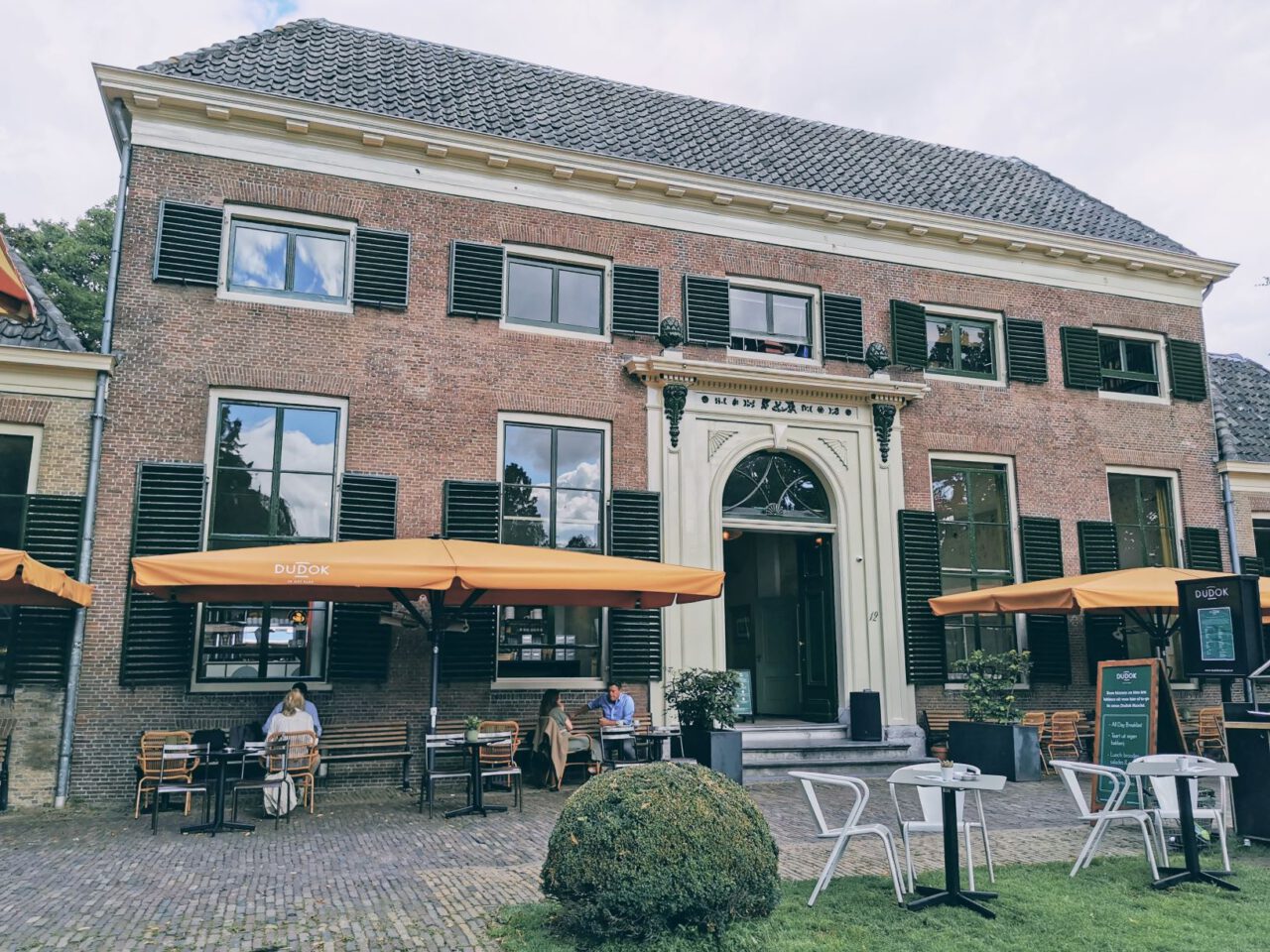 Koffie en Taart bij Dudok In Het Park - When in Holland